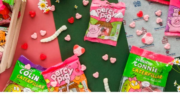 Marks & Spencer Phizzy Pig Tails™ savanyú cukrozott gumicukor